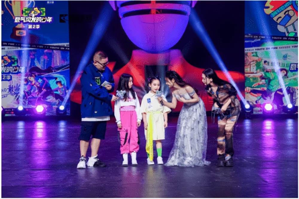 Qin Xiaoting won the second season of "The High-spirited Teenager" and ...