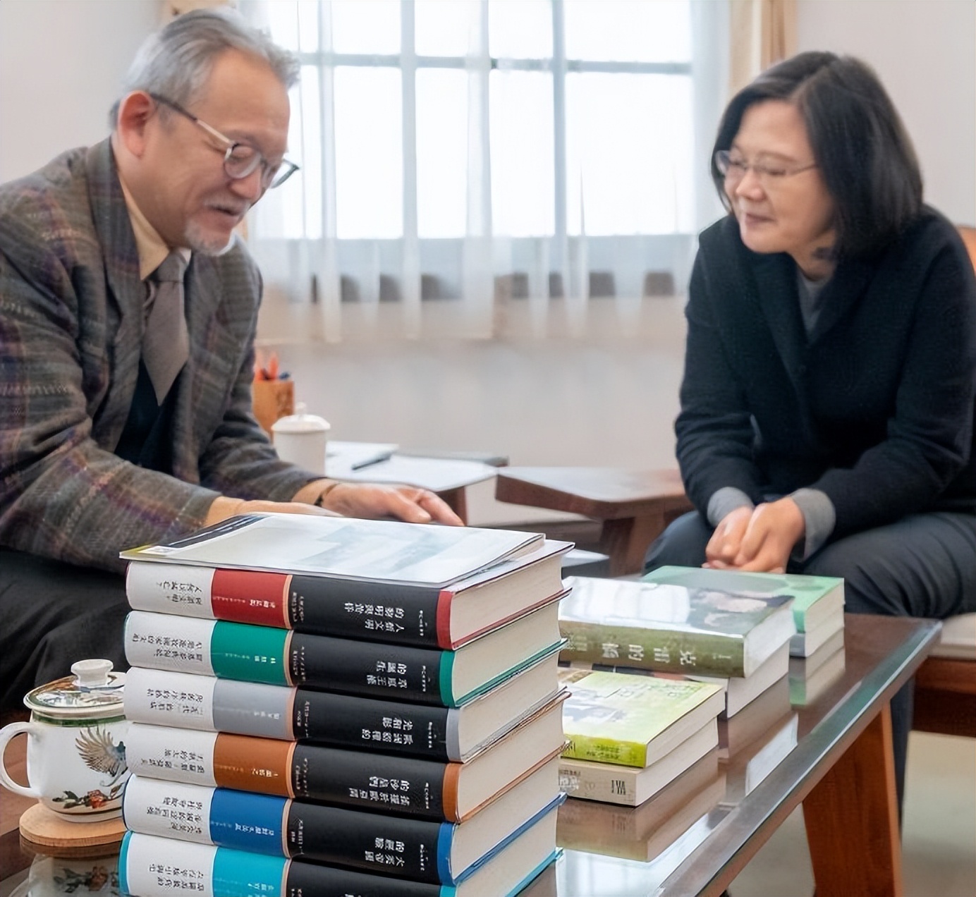 Li Yanhe, editor-in-chief of "Eight Banners Culture" Publishing House ...