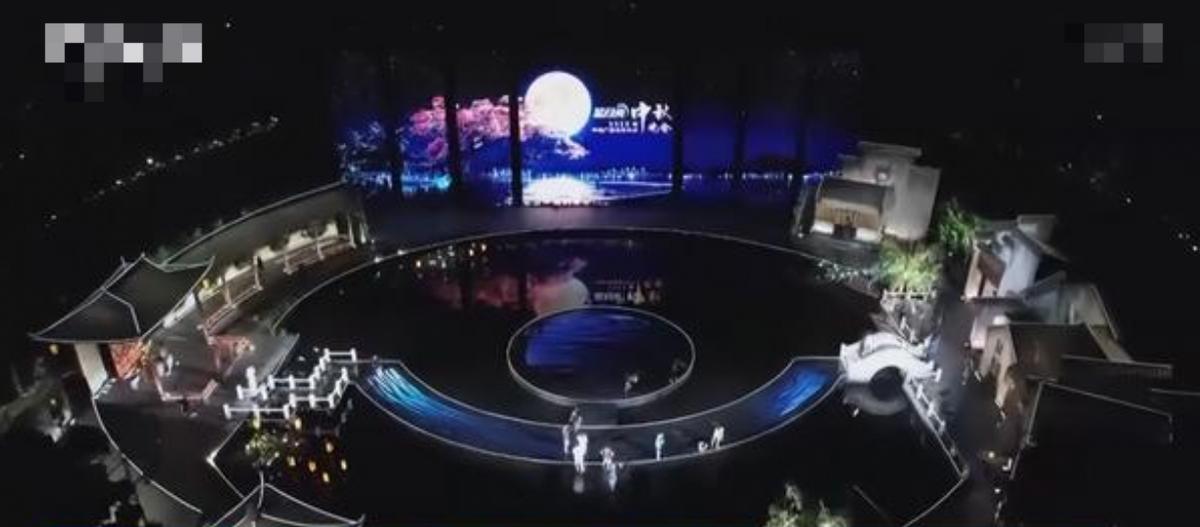 CCTV Mid-Autumn Festival Gala behind the scenes exposure!Hawick Lau plays Guzheng, Liu Genghong ...