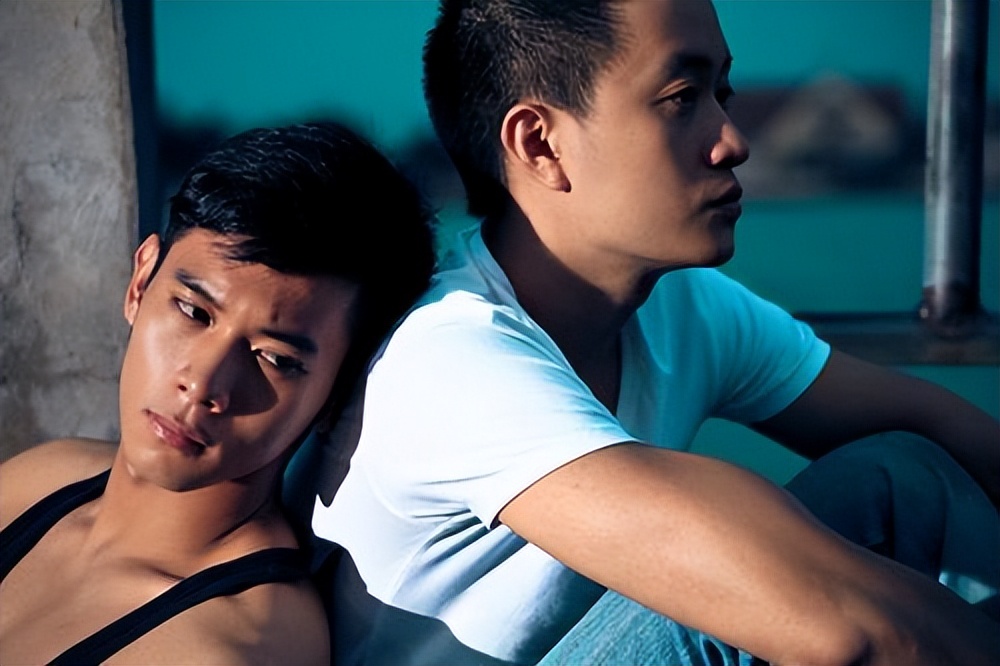 The Intertwining of Love and Death: Emotional Struggle and Social ...