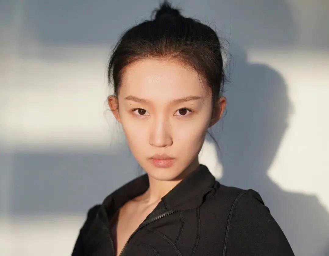 Why was Wang Jiayi selected as the female number one in [Full River Red]?Pure natural appearance ...