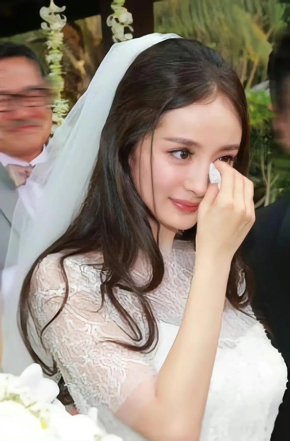 Yang Mi's "wedding photos" in those days really amazed me for many ...