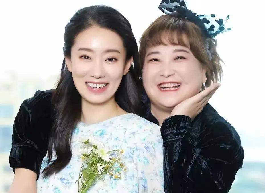 40-year-old Jia Ling lost 50 pounds, and she finally has a waist again ...