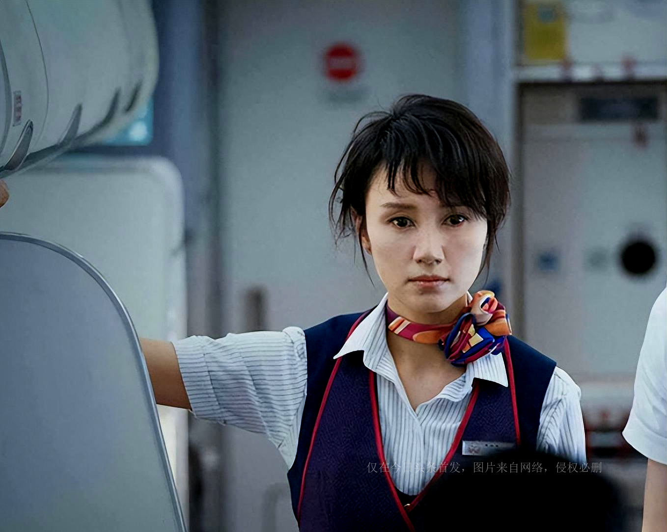 They are also wearing "stewardess uniforms". If you put Yuan Quan, Yang ...