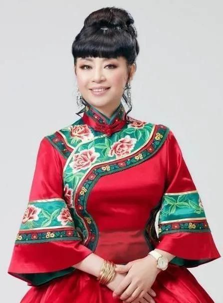 Love entanglement between singer Cheng Zhi and his two wives - iNEWS