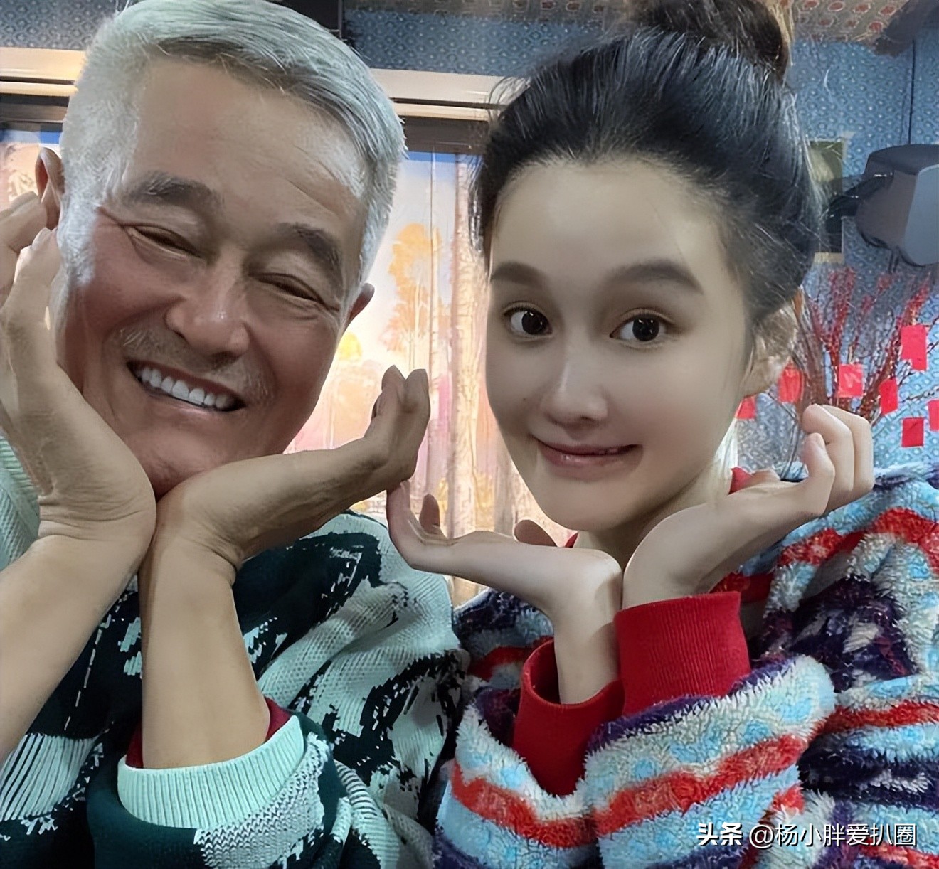 65-year-old Zhao Benshan came back on stage! Glossy face, big belly ...