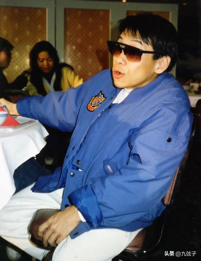 Helping Brother Fa and supporting Andy, Teddy Robin of "Seven ...