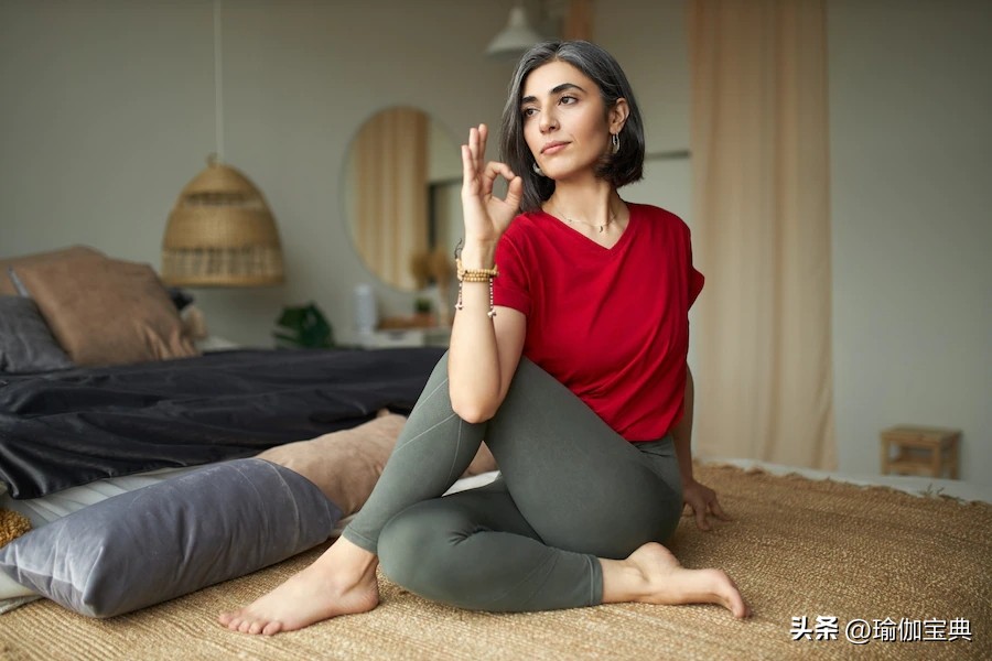 7 Spine-Friendly Yoga Poses Pamper Your Overburdened Spine Stabilize ...