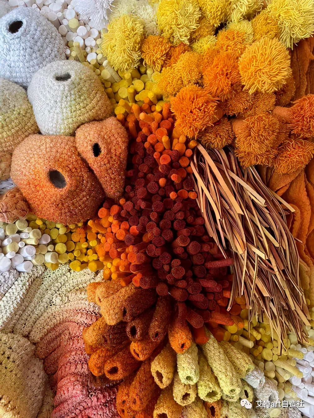 Eric Speer, a male artist who likes knitting wool - iNEWS