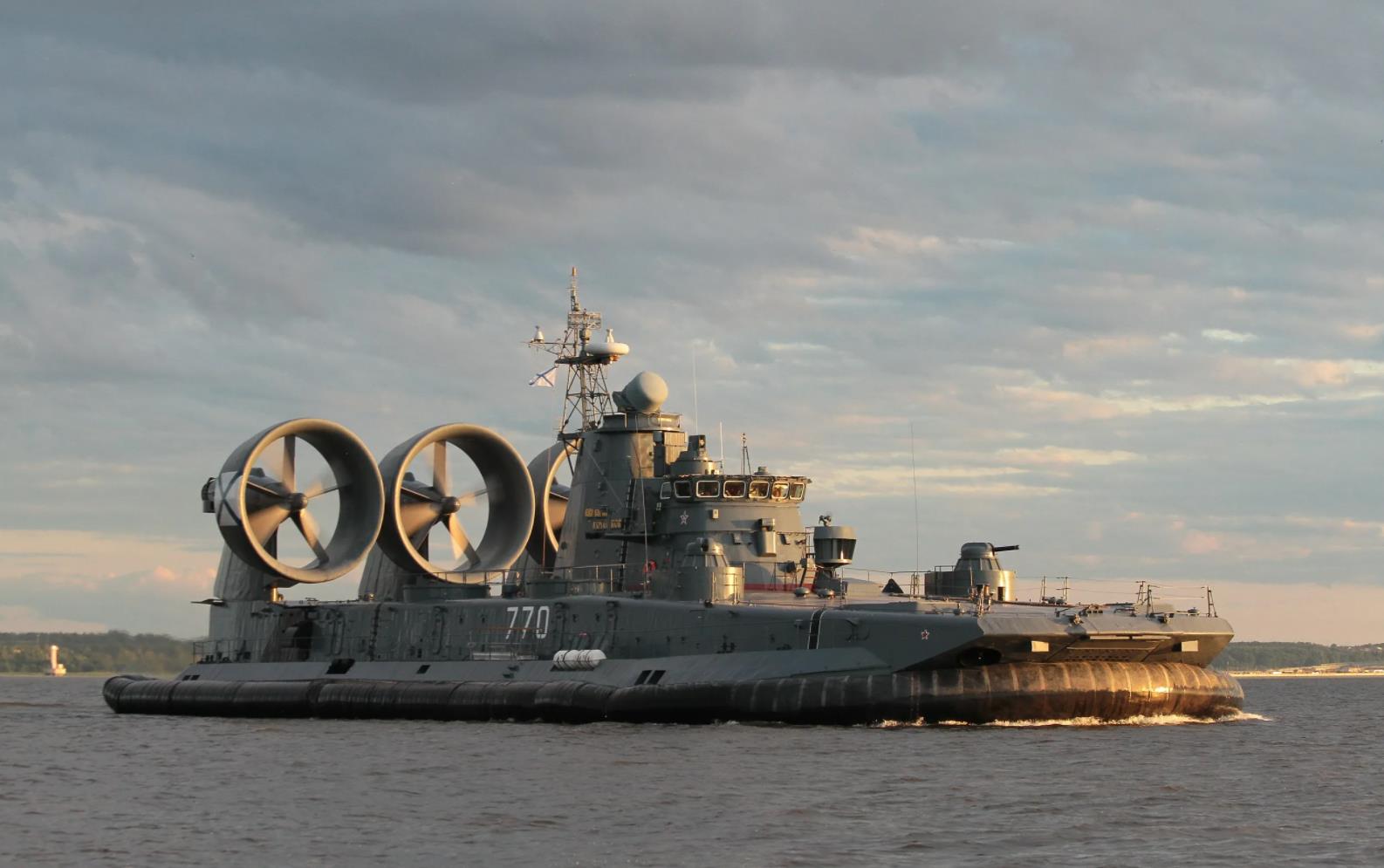 The "Bison" class hovercraft of the People's Liberation Army has less ...