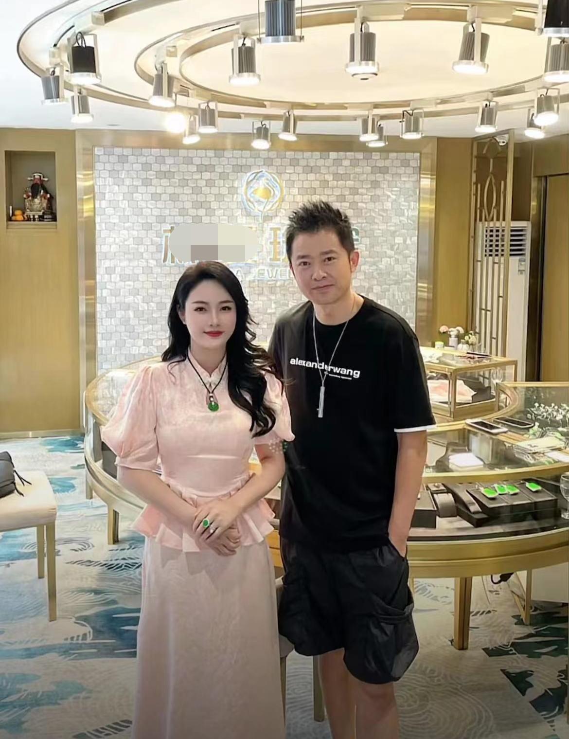50-year-old Ren Quan showed up after retiring from the industry for ...