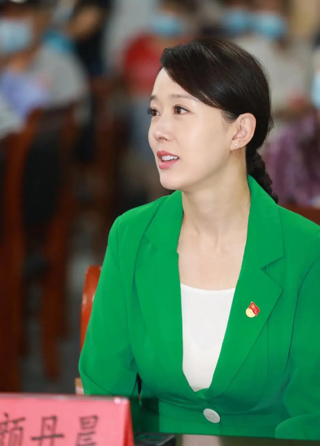 Yan Danchen: The Beauty of Chinese Motherhood - iNEWS