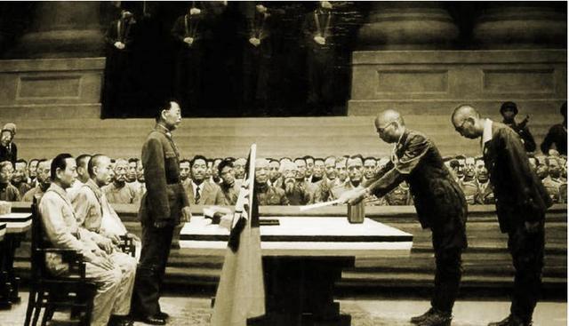Tojo Hideki was hanged at the scene, trembling with fear, the ...