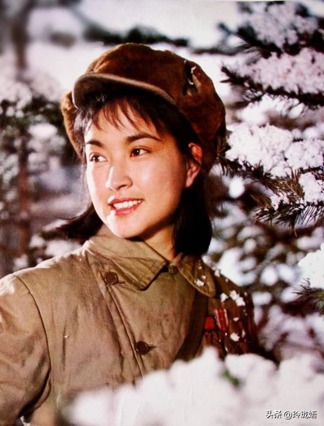 Military uniform photos of stars in the 1980s, Gong Xue, Ge You, Liu ...