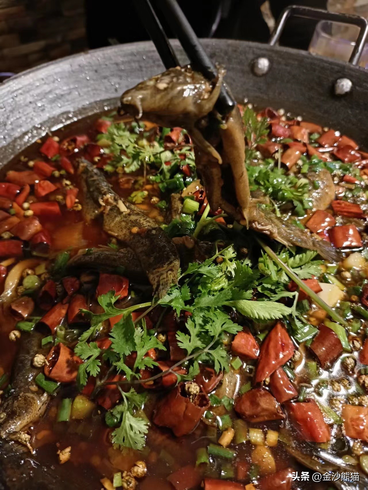 Why do loaches need to drill tofu - cook well - iNEWS