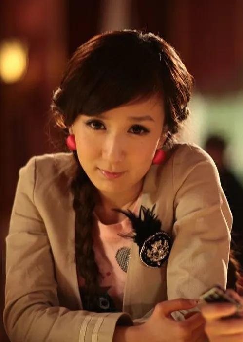 How are the jobs and wages of the protagonists in "Love Apartment"? - iNEWS