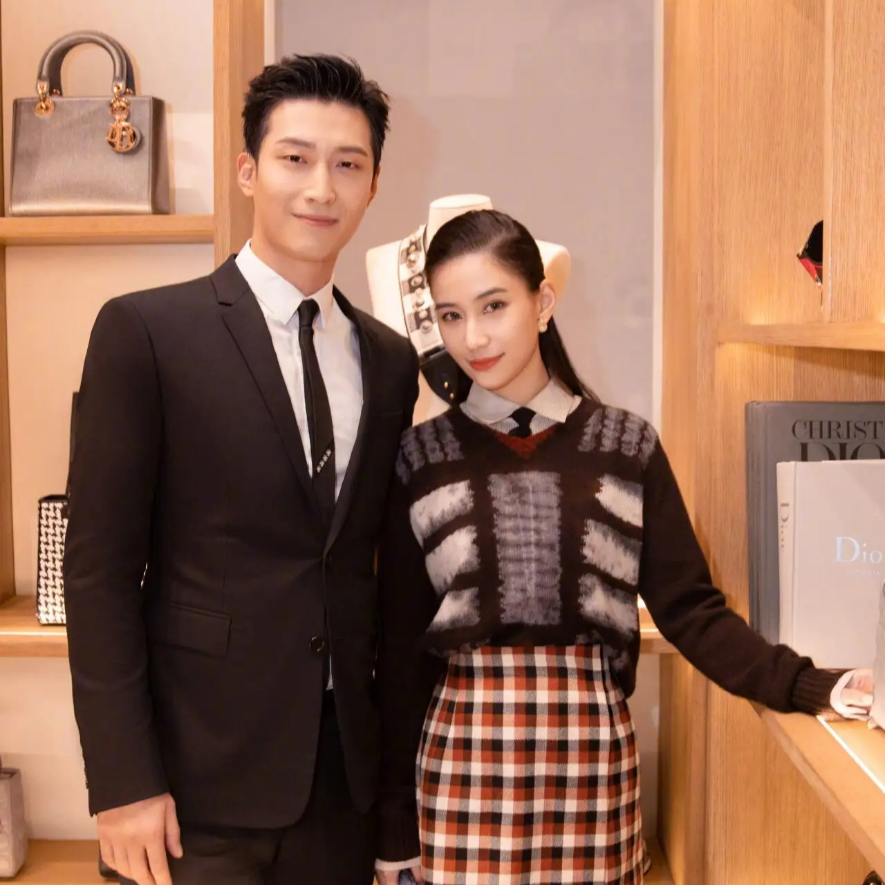 He Chaolian posted an apology and once exchanged with Dou Xiao fans ...