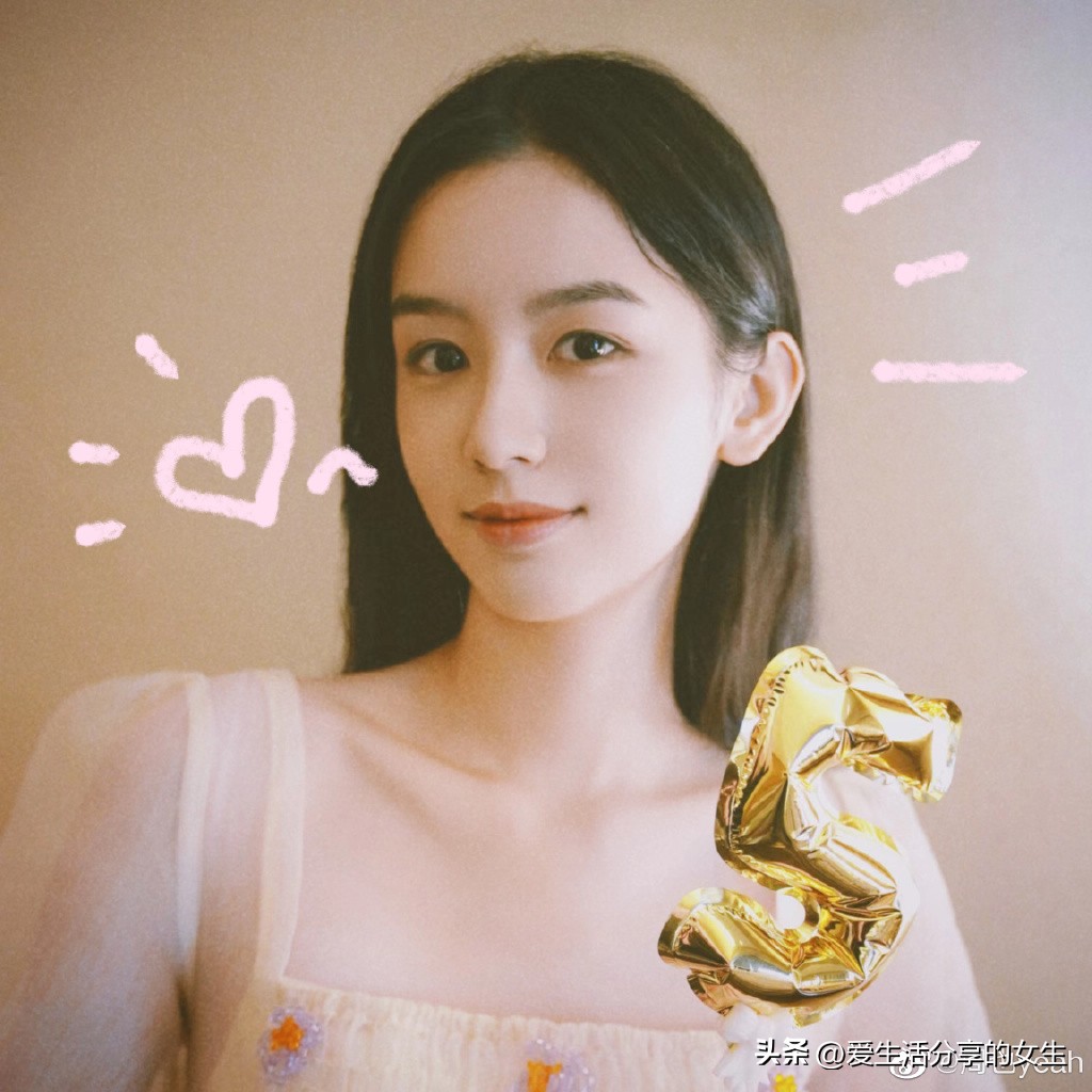 Zhou Yi dresses up like a princess, Xiaoxiu, with a slender waist ...