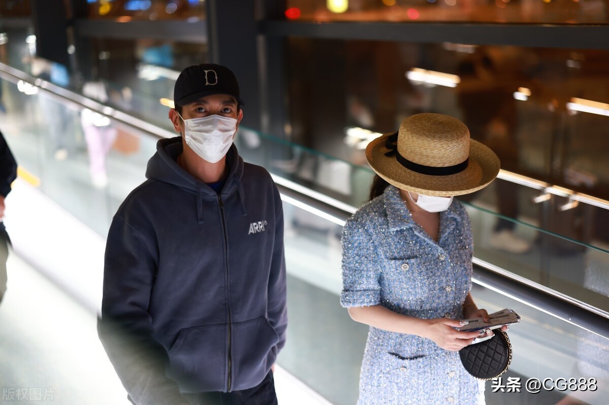 Huo Siyan and Du Jiang's couple appeared at Shanghai Hongqiao Airport ...