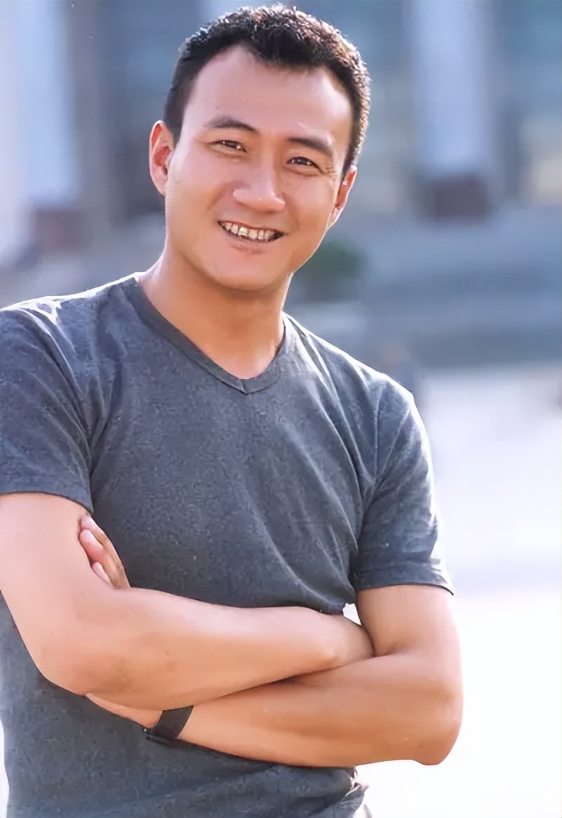 Hu Jun, a famous actor - iNEWS