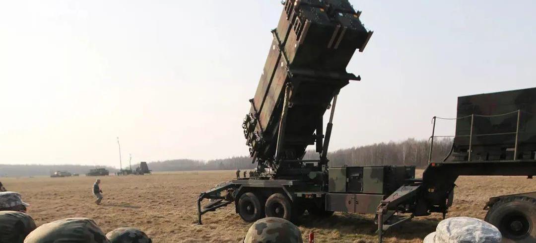 The Russian army encountered Waterloo! Three advanced fighter jets were ...
