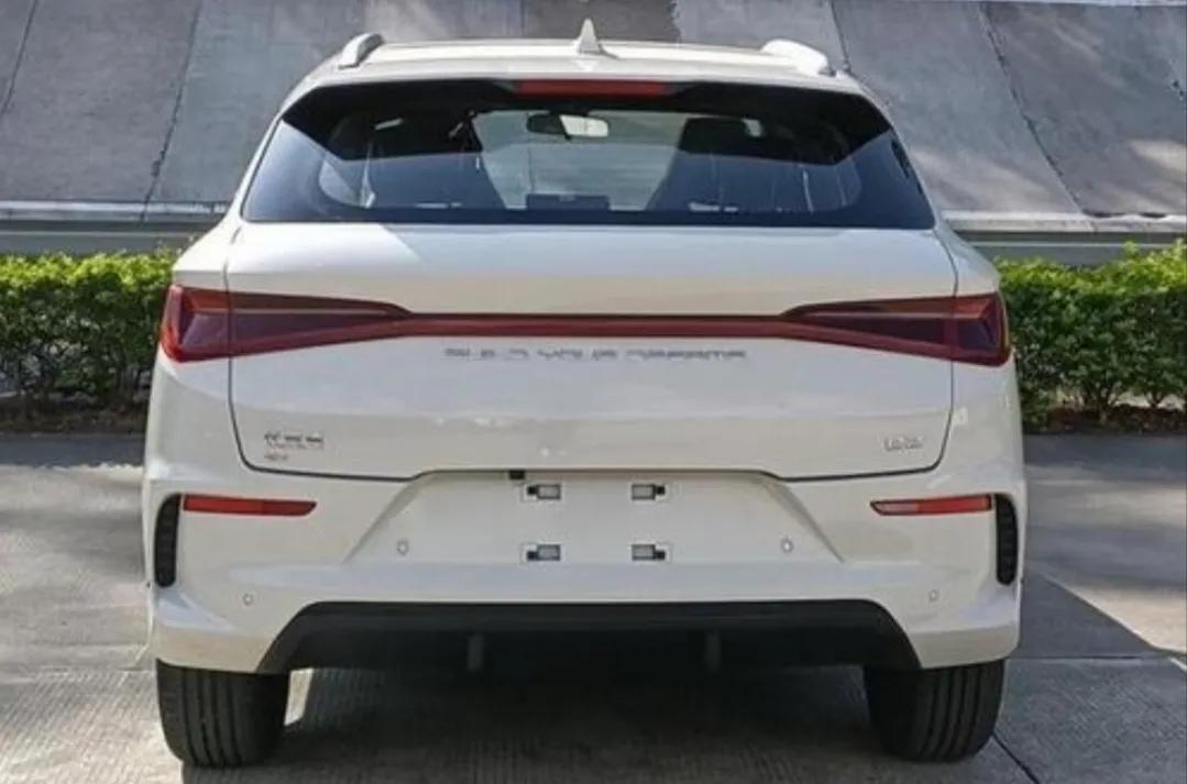 Old car with new changes - BYD e2 - iMedia