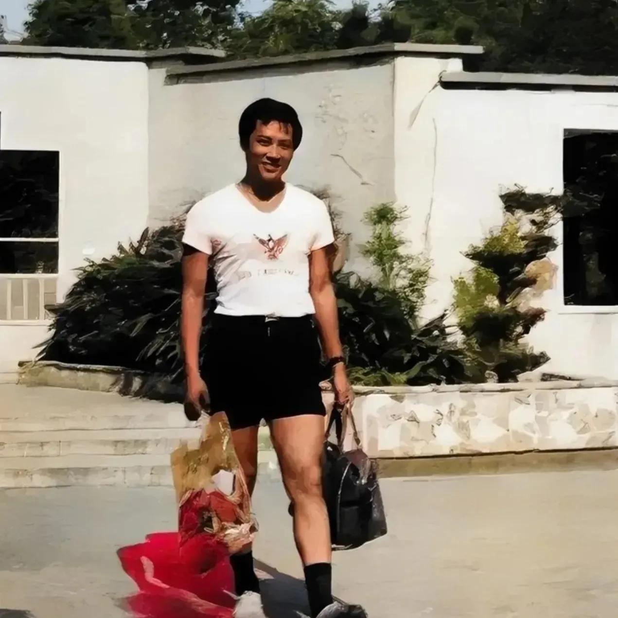 "Legend of Love: The Thirty Years of Tang Seng Chi Chongrui and the ...