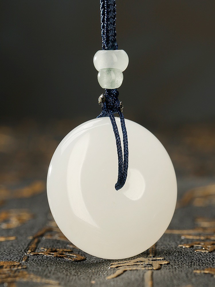 How to maintain Hetian soft white jade? - iMedia