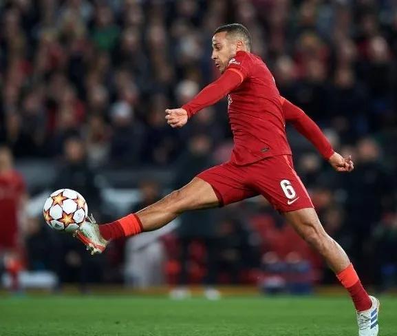 Long pass guidance 100% Thiago Longo possessed - iNEWS