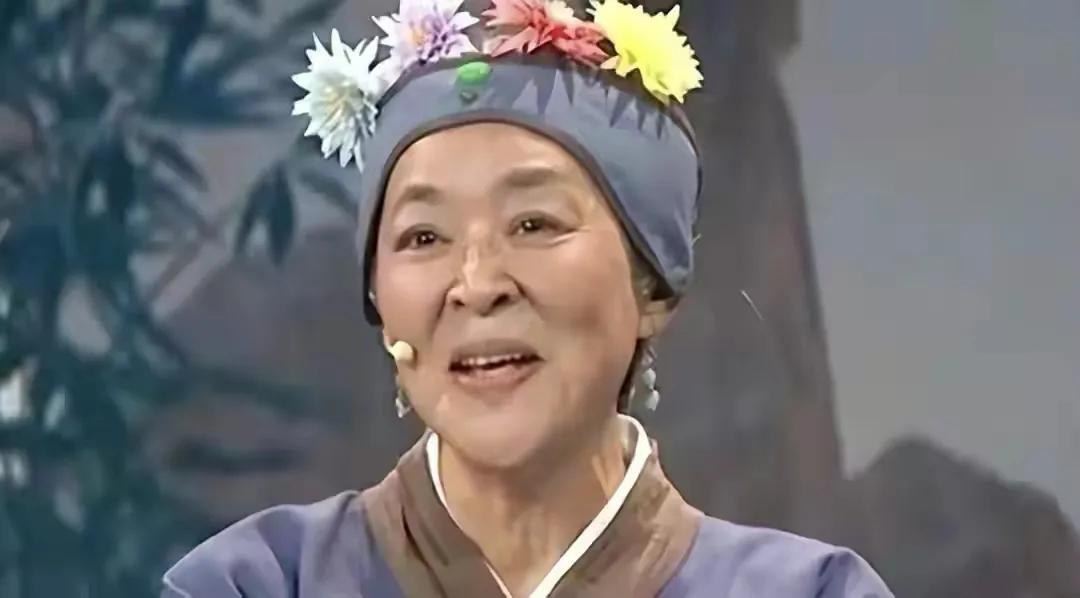 64-year-old Ni Ping's appearance has changed drastically, her nostrils ...