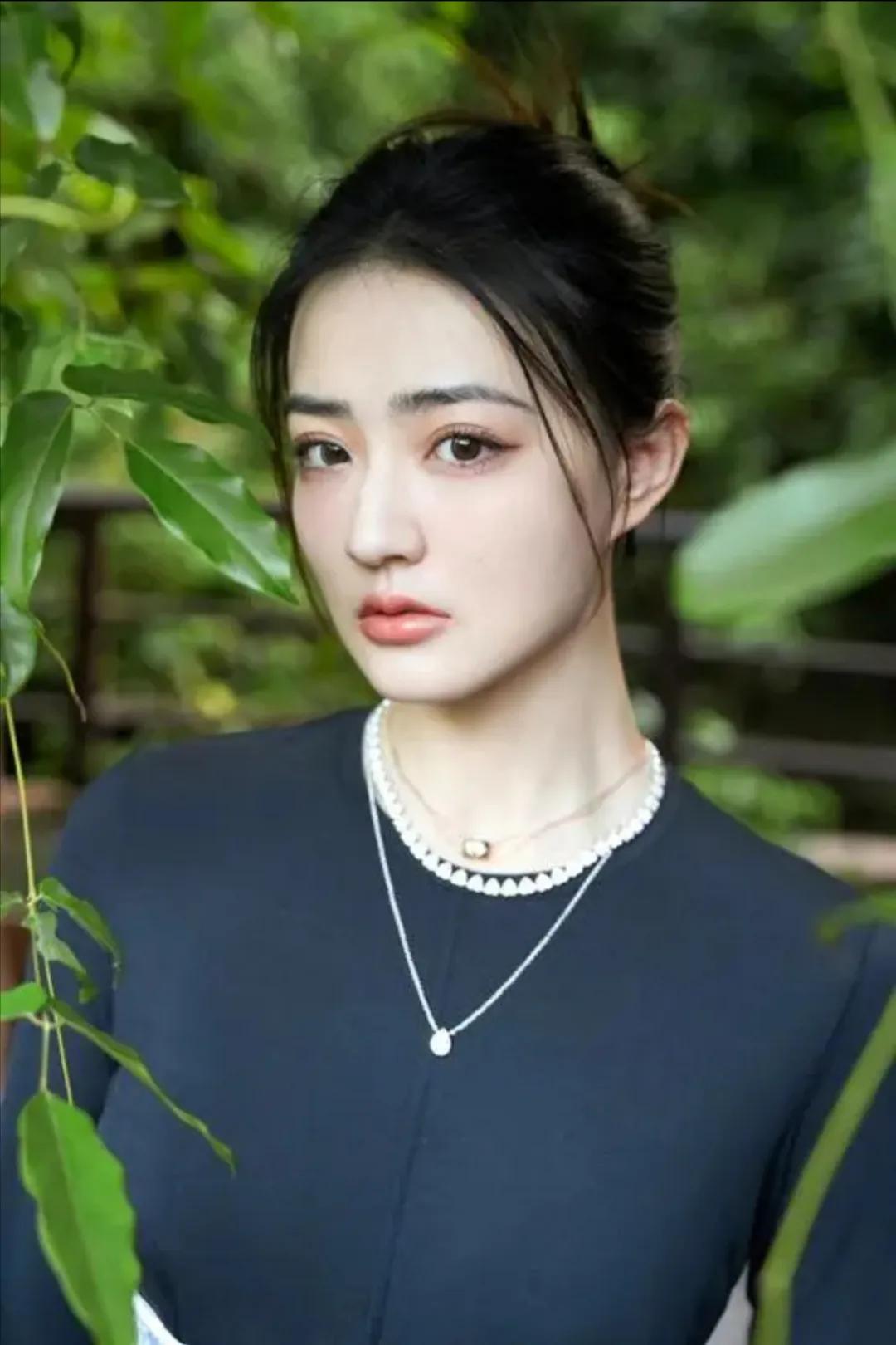 Xu Lu with strong background - iMedia