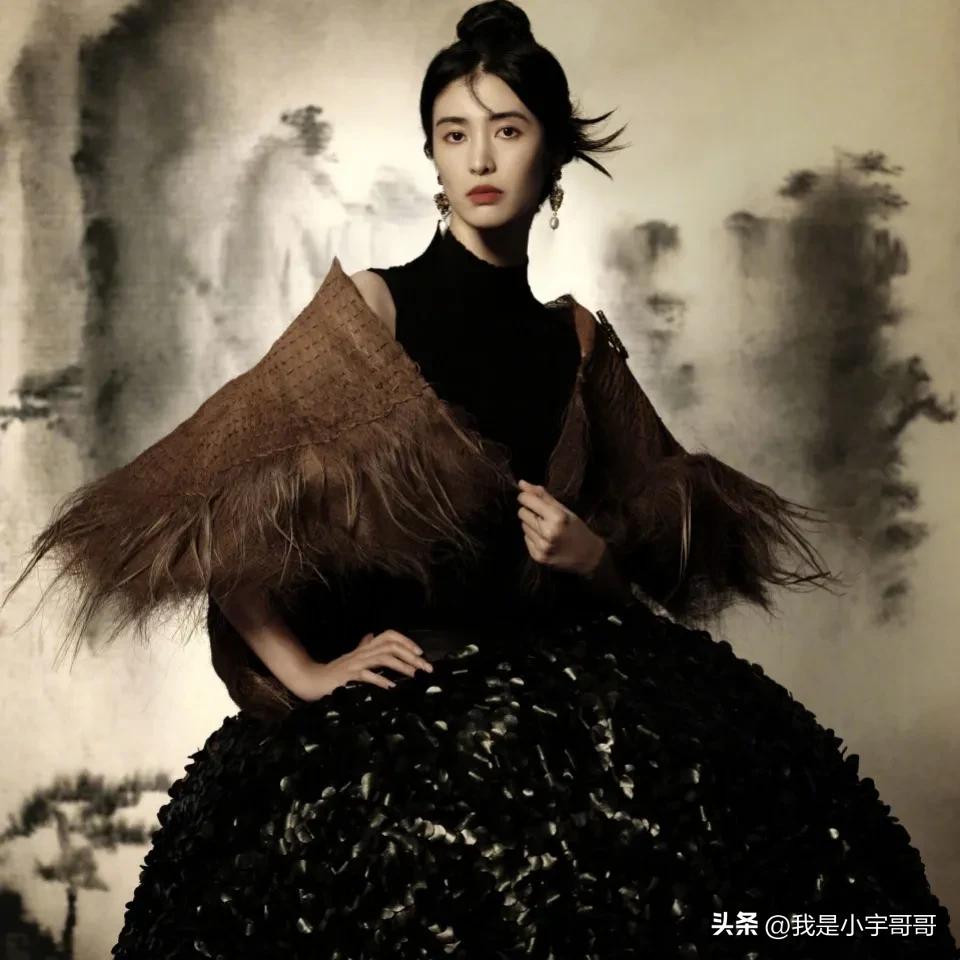 Zhao Lina appears on the cover of the July issue of Trend, her first ...