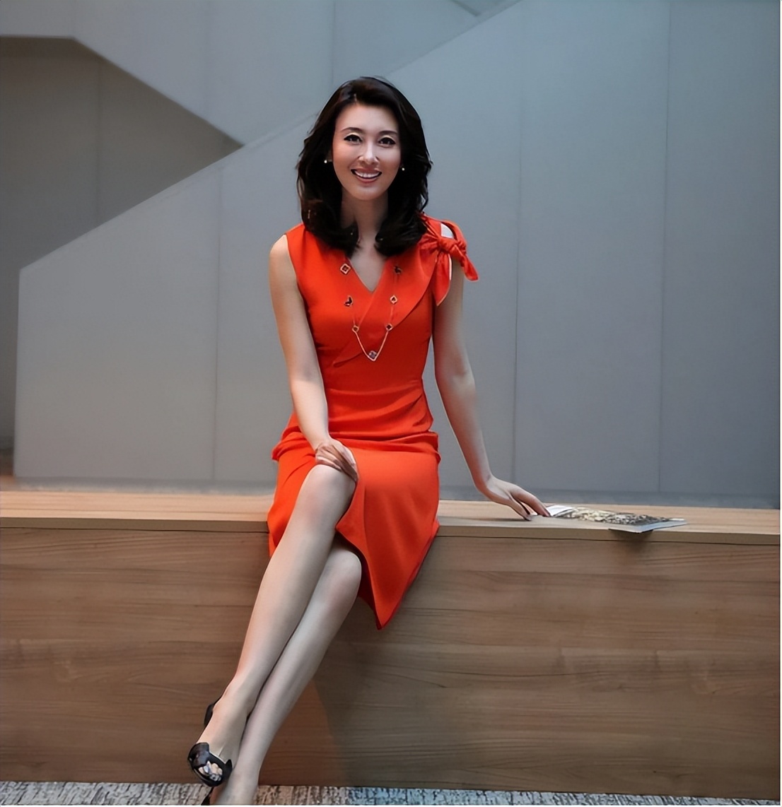 CCTV beauty anchor Li Hong: She escaped marriage and was once rumored ...