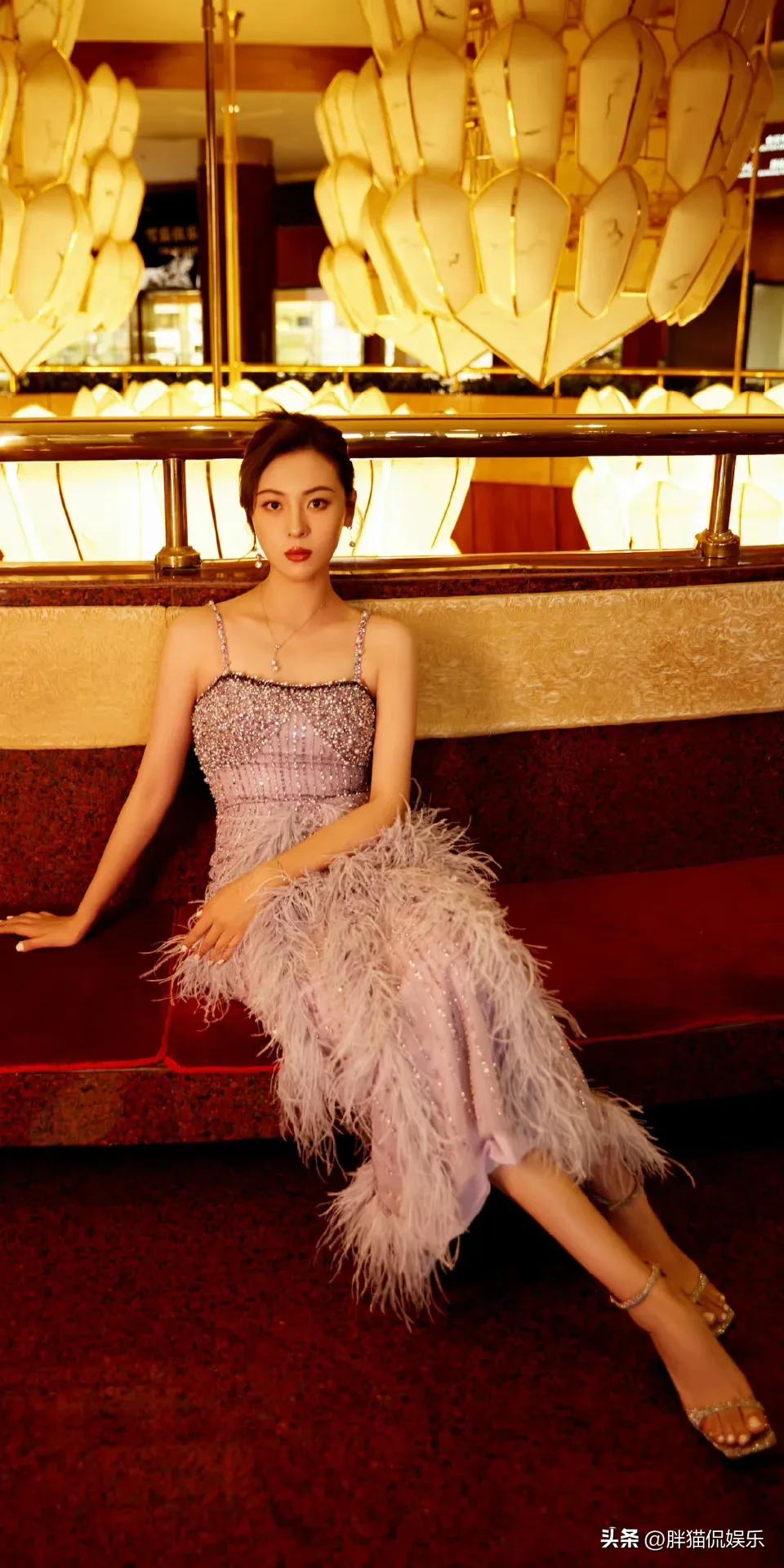 Zhou Fang's appearance is majestic and round, which makes people's ...