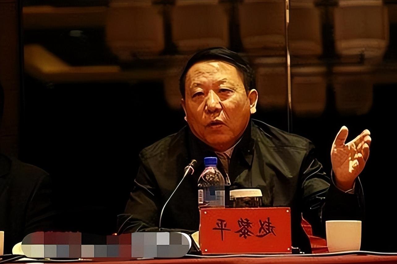 Zhao Liping, the "giant tiger" in Inner Mongolia, took care of a 13-year-old girl, embezzled ...