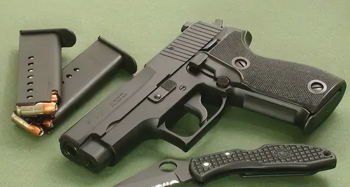 The famous German-American gun P229, with accurate shooting, is known ...