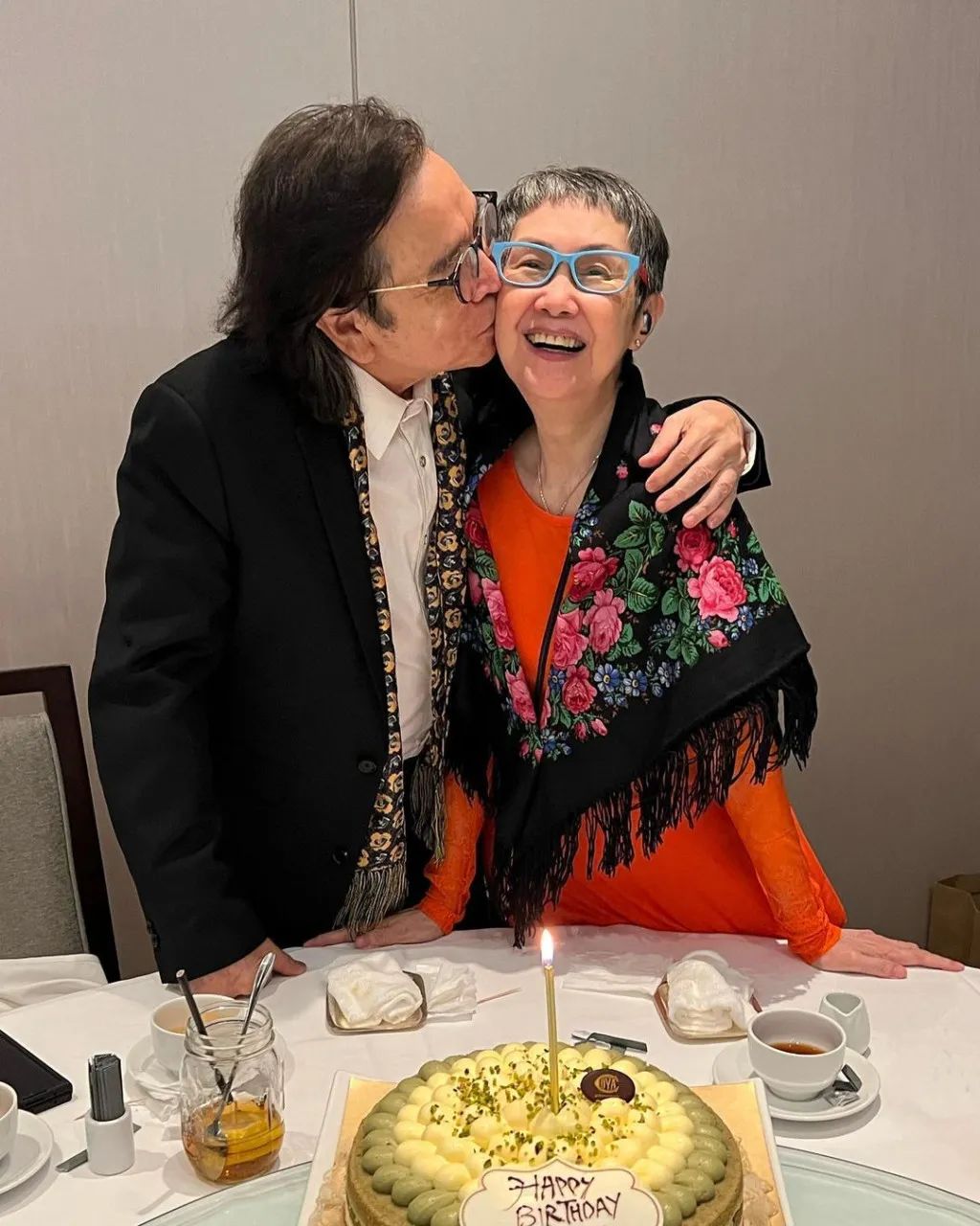 Cancer can't keep them apart. Jiang David, who has loved his wife for ...