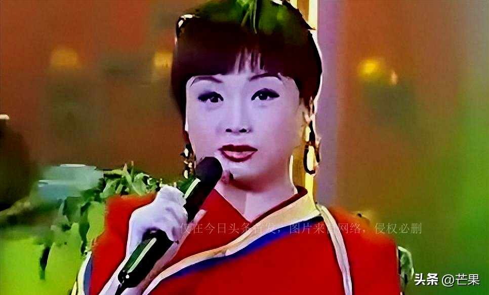 Singer Li Qiong: She became famous overnight at the age of 21, but was ...