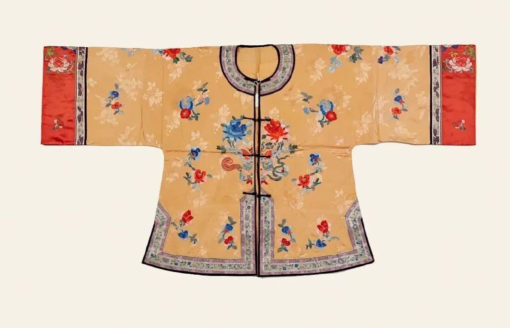 Zhao Fan: Gorgeous and Soft Silk for Export - iNEWS