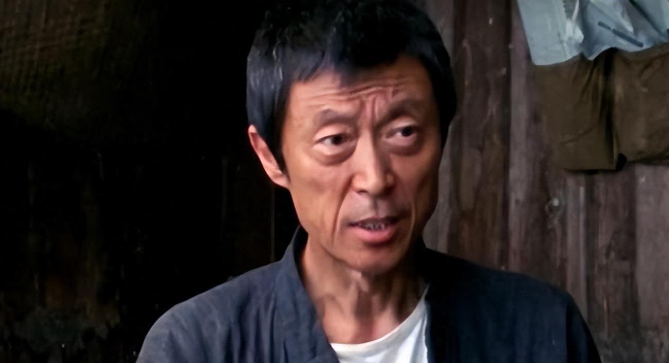 Famous actor Teng Rujun died at the age of 77. He starred with Gong Li ...