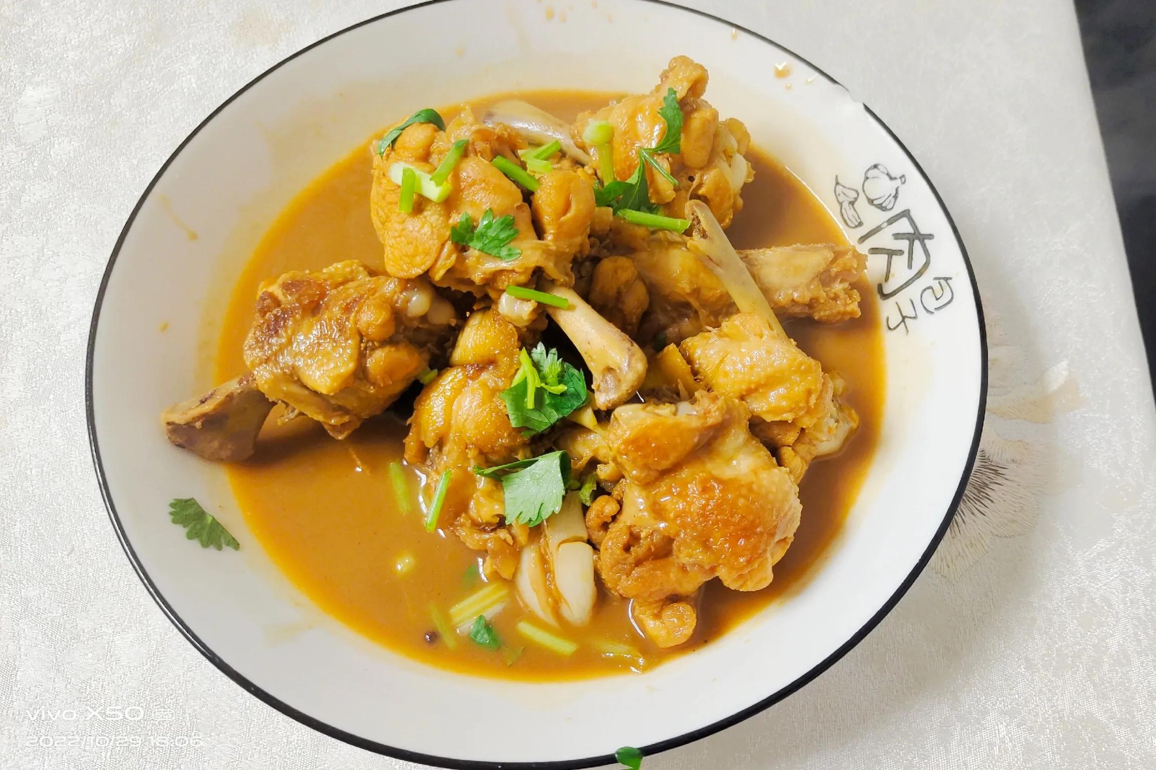 The home-style practice of chicken wing root, the steps are detailed ...