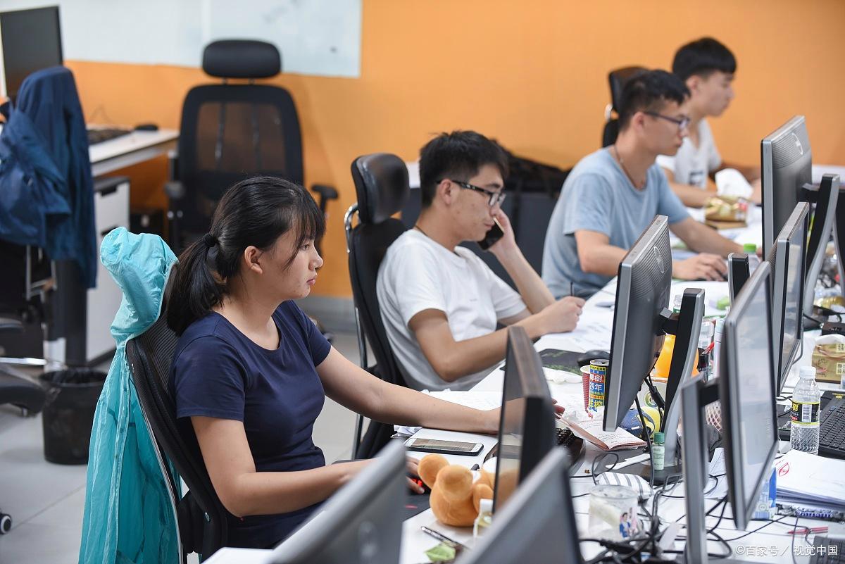 10 Differences Between Architects and Programmers - iMedia