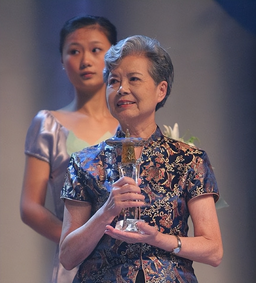 Shen Li, the No. 1 hostess of CCTV, had a double harvest in her love ...