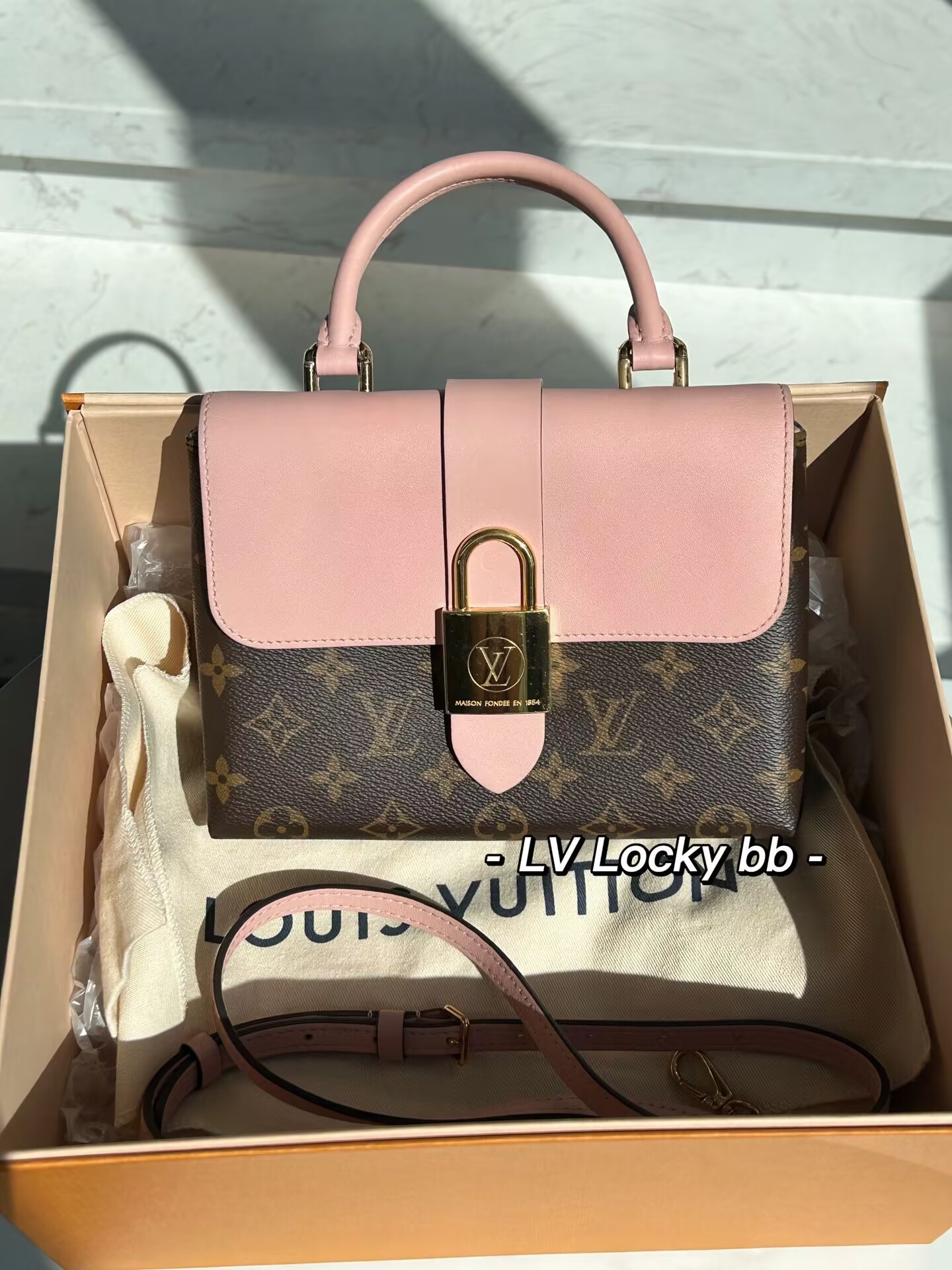 Lv locky bb pink postman is beautiful! Can't shoot it! ! - iNEWS
