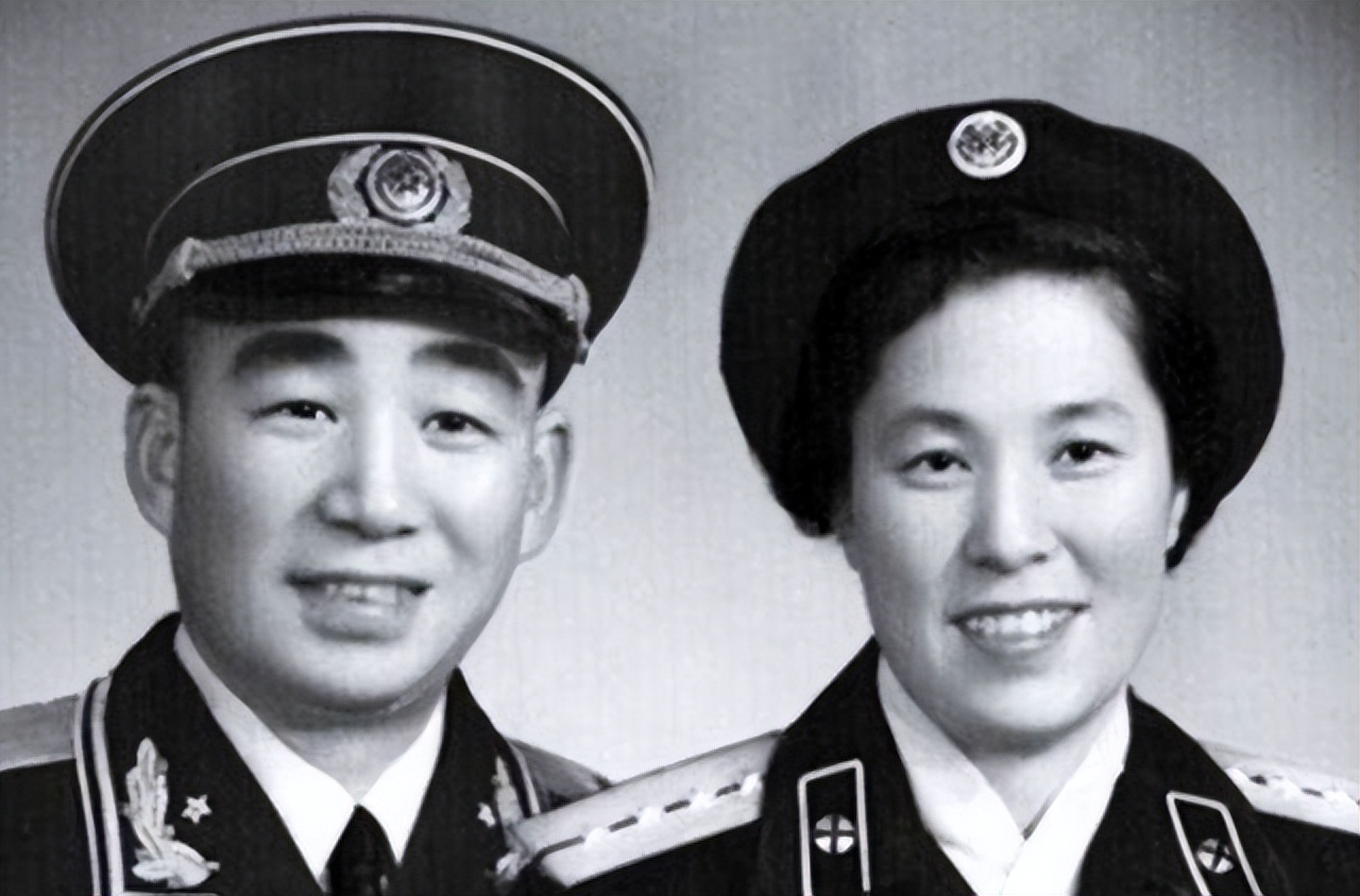 The founding major general took his wife back to his hometown to ...