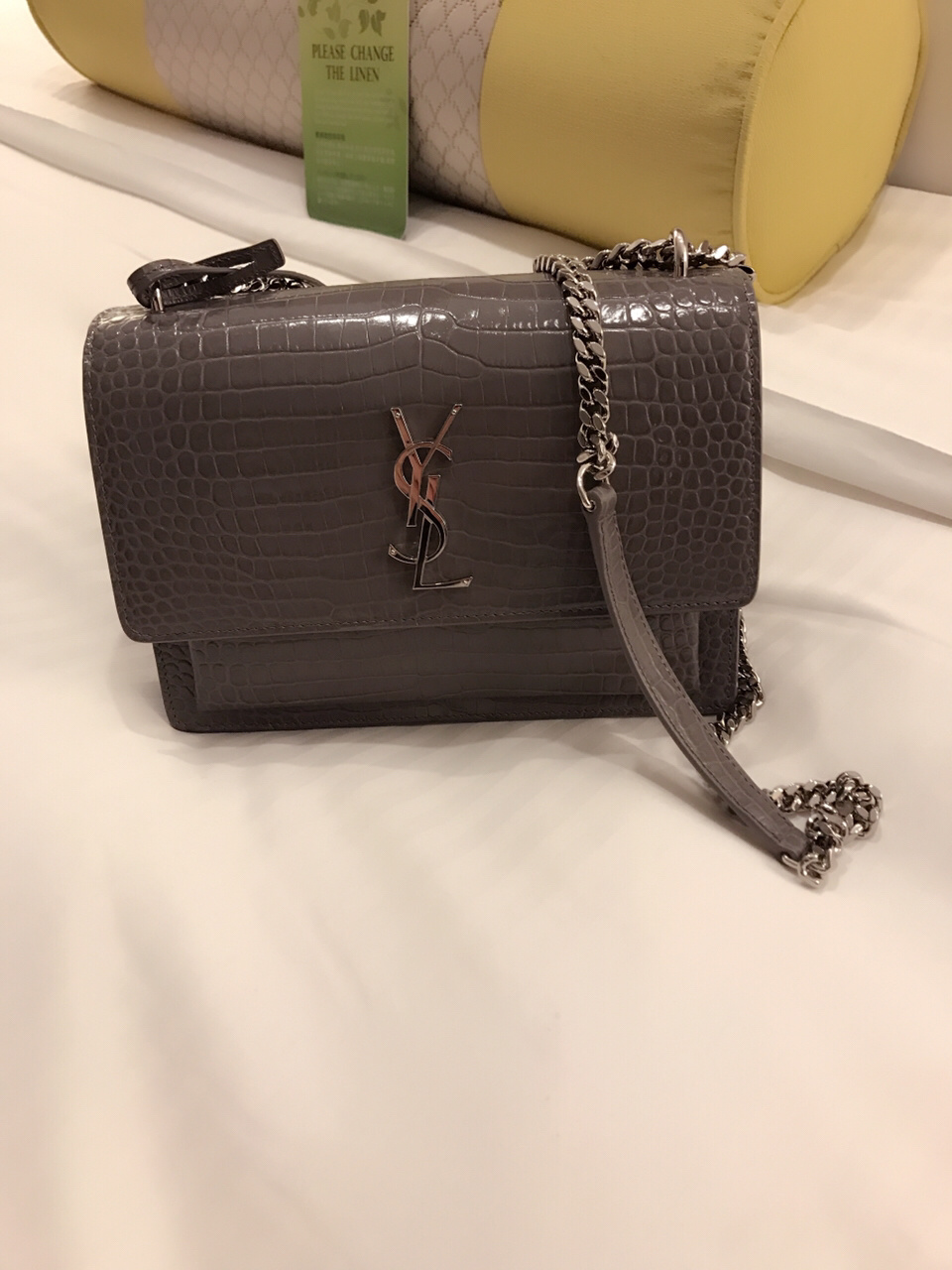 Saint Laurent ysl's caviar chain bag, small bag in power - iNEWS