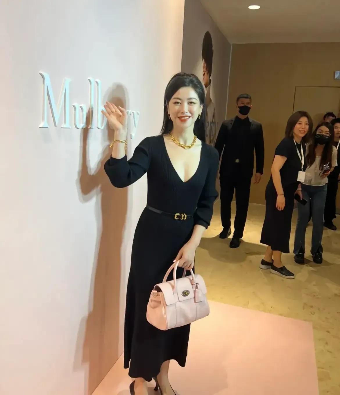 Who took Zhu Zhu, who is 166 tall, into 146, and the charming and ...