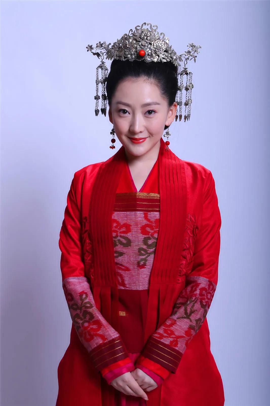 Beautiful pictures of Cao Xinyue - iNEWS