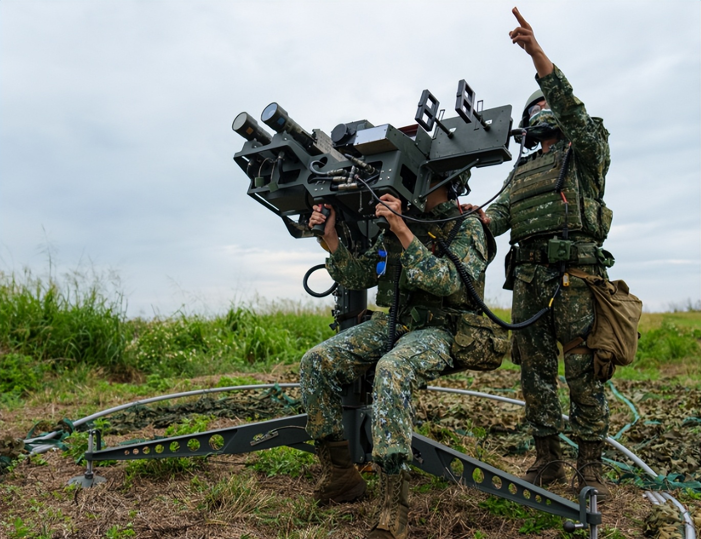 Thunder attack! The U.S. aid missiles to Taiwan arrived late at night ...