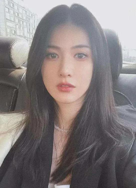 What kind of woman, successfully pulled Li Yifeng off the horse, let Chen Weiting and Wang Jiaer ...